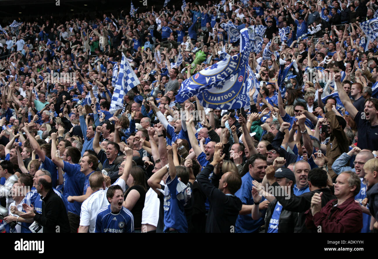 Manchester united celebrate winning the fa cup hi-res stock photography ...