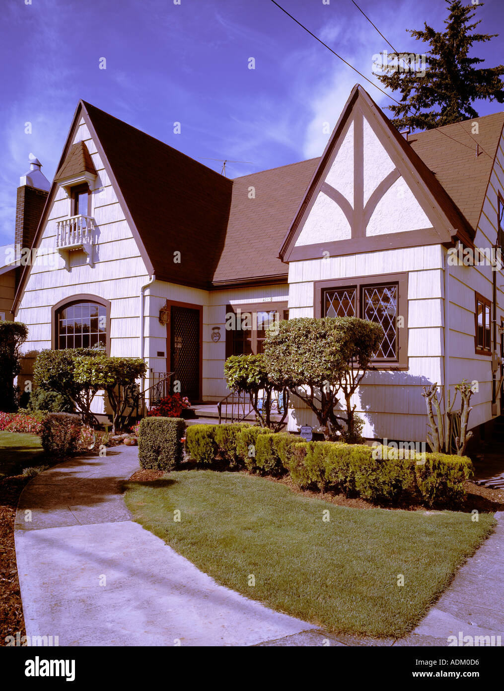 Nice neighborhood home hi-res stock photography and images - Alamy