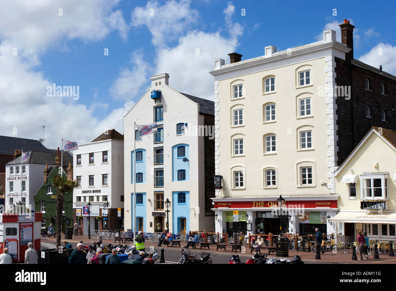 Bars and cafes on the harbour front at Poole Quay Stock Photo - Alamy