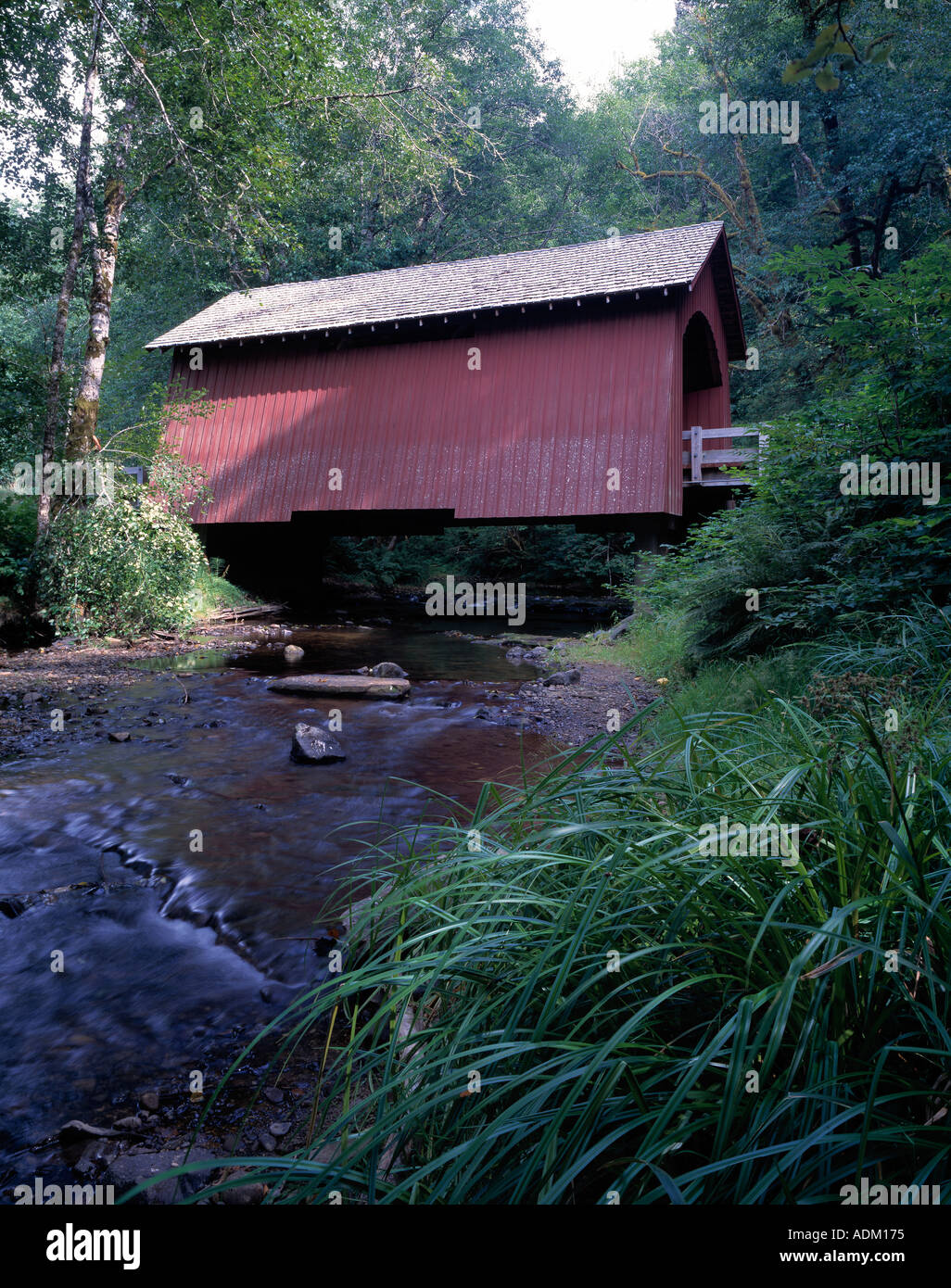 Bridge over a stream hi-res stock photography and images - Alamy