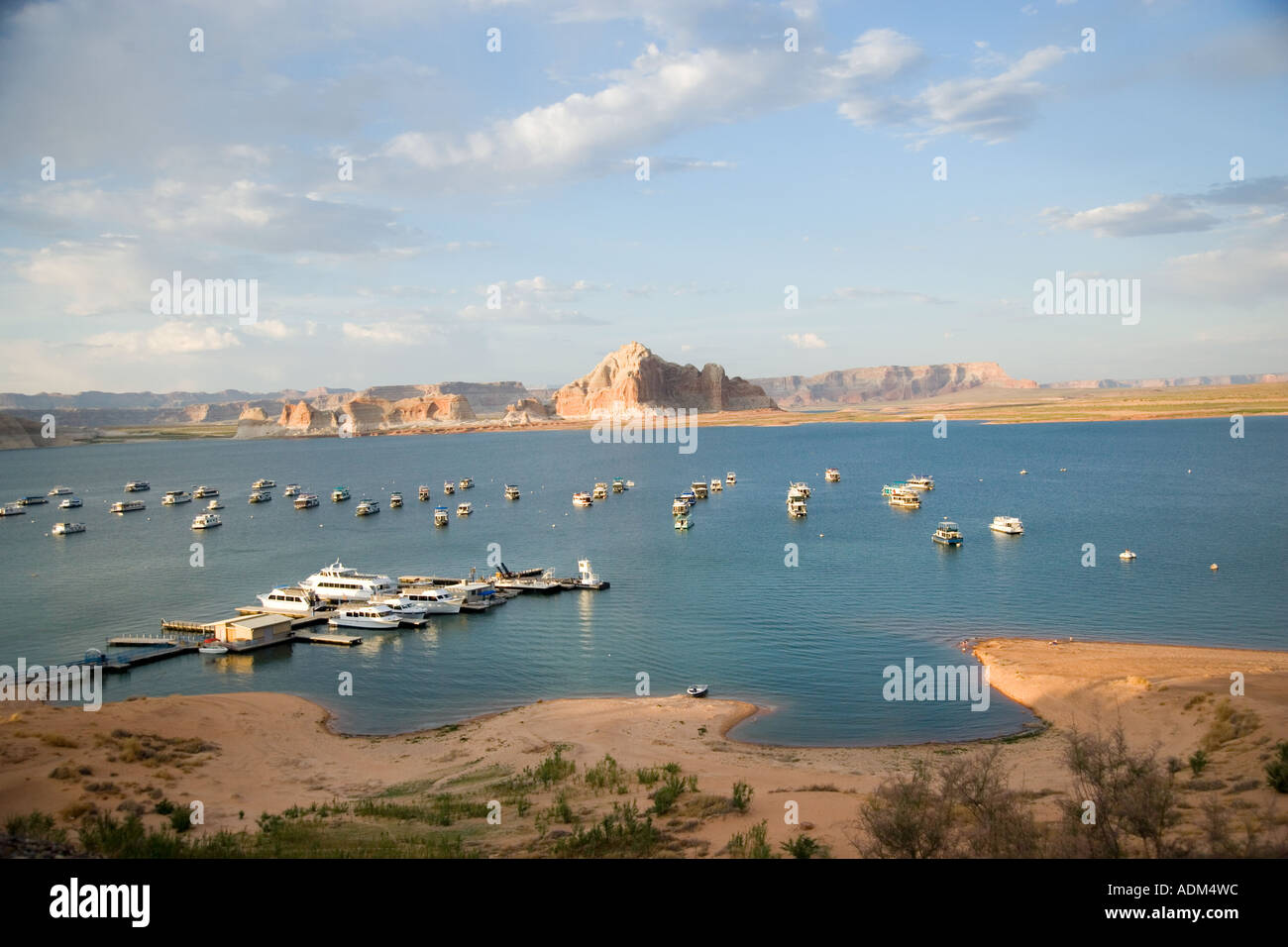 Lake powell houseboat hi-res stock photography and images - Alamy