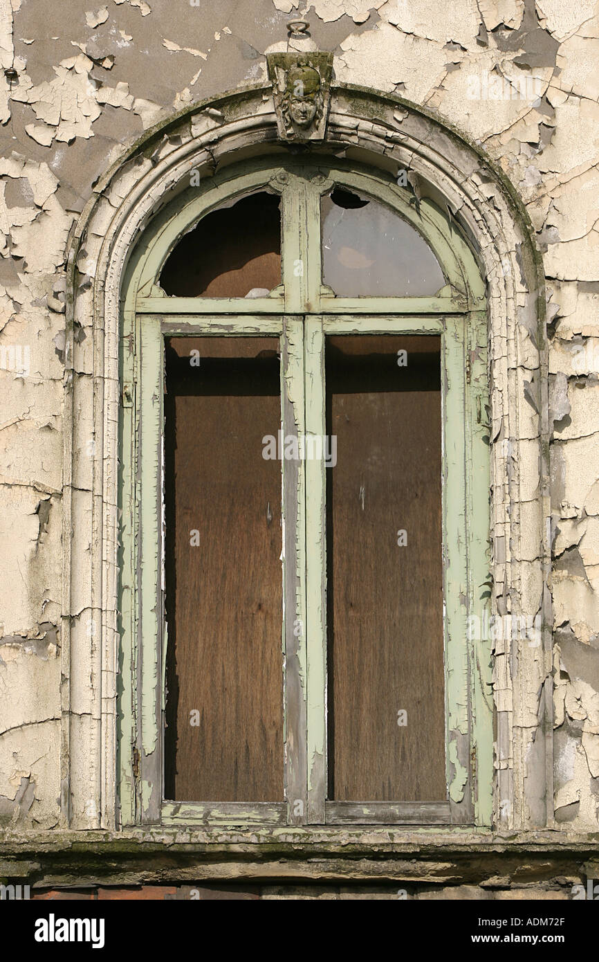 Derelict Victorian Italianate window on Castle Street Hull Humberside ...
