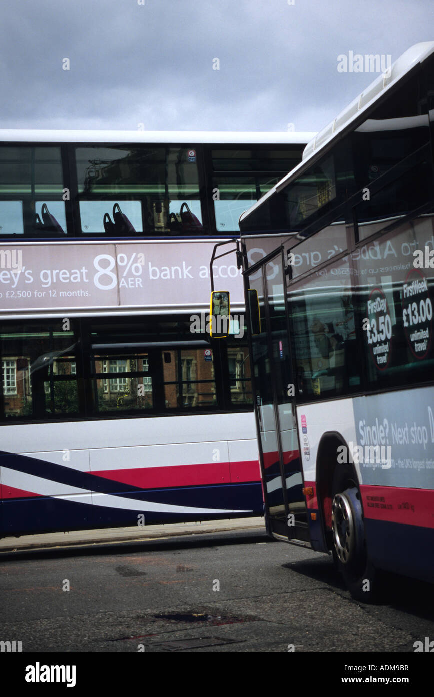 Manchester buses hi-res stock photography and images - Alamy