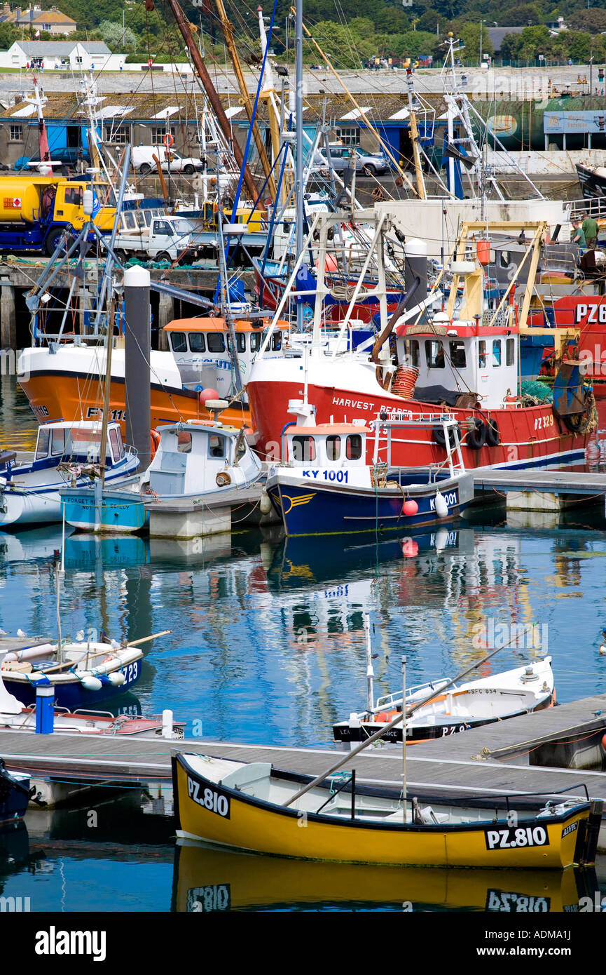 Fishing trawler in port newlyn hi-res stock photography and images - Alamy
