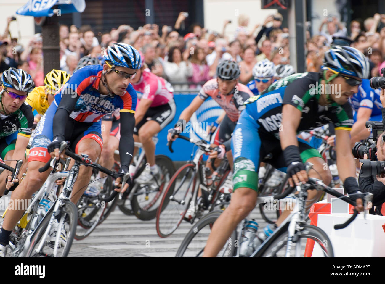 Team discovery channel hi-res stock photography and images - Alamy