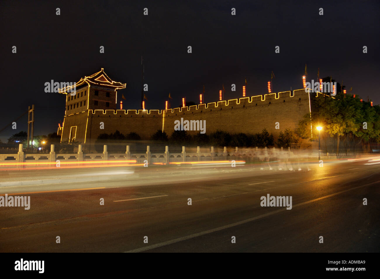 Fortifications of xian hi-res stock photography and images - Alamy