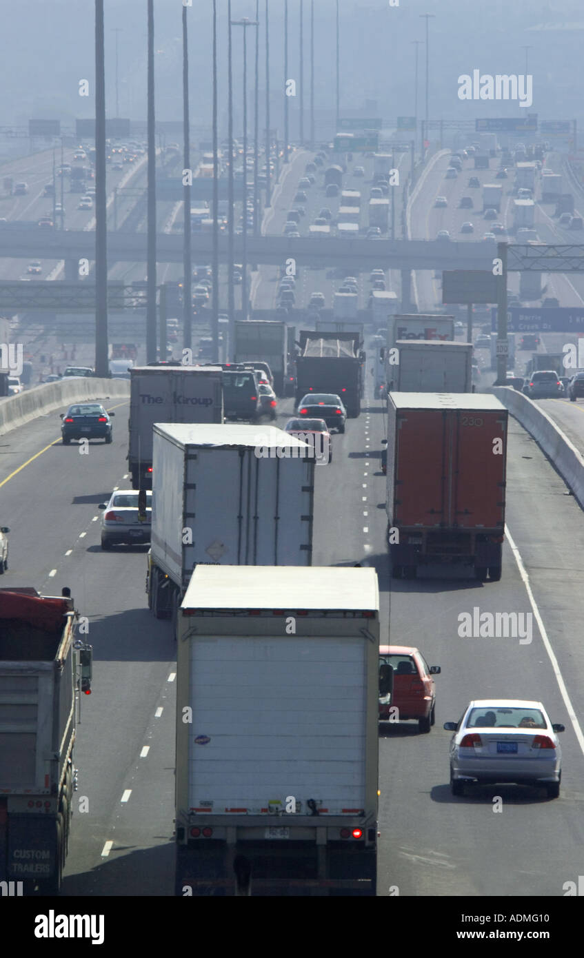 traffic smog pollution highway Stock Photo - Alamy