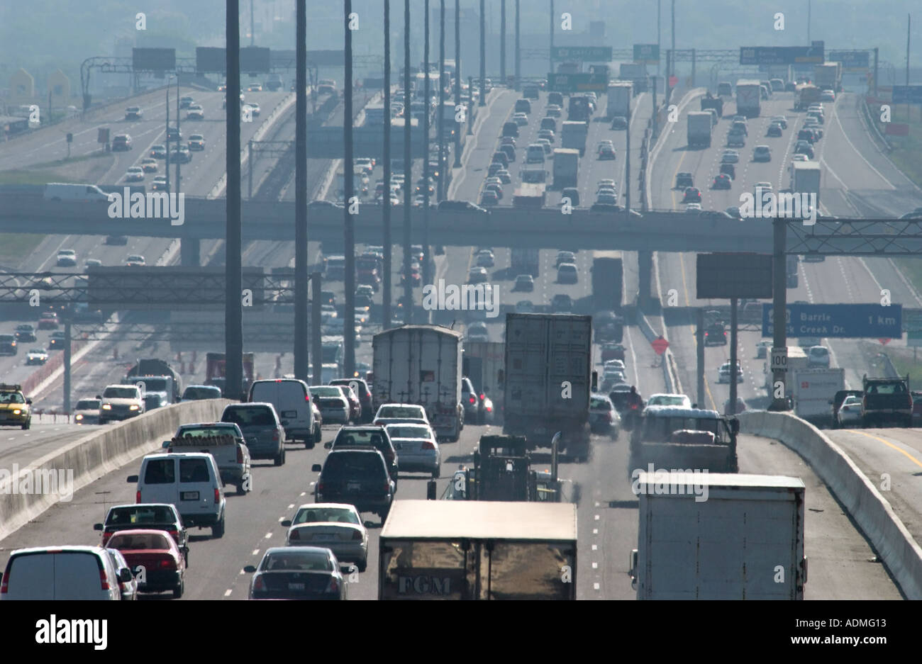 traffic smog pollution highway Stock Photo - Alamy