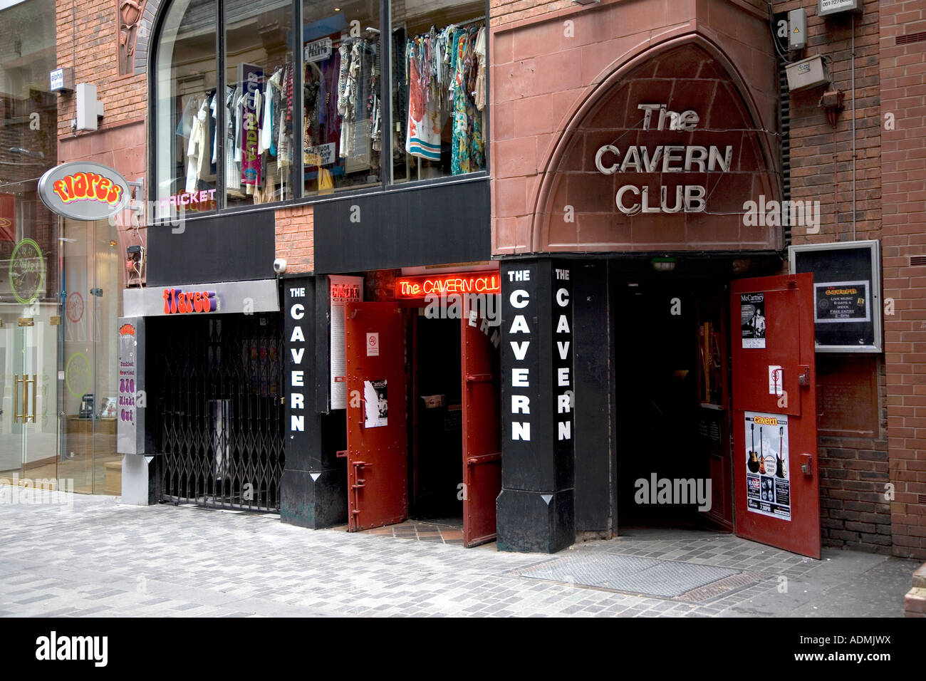 Cavern club 60s hi-res stock photography and images - Alamy