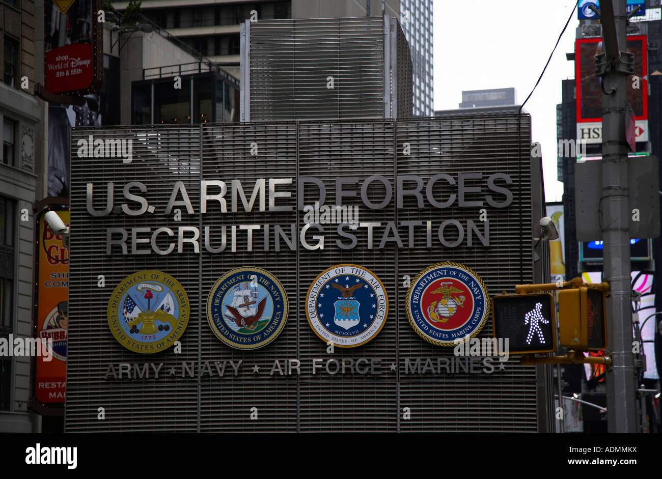 Recruiting office in Times Square New York showing crossing sign at ...