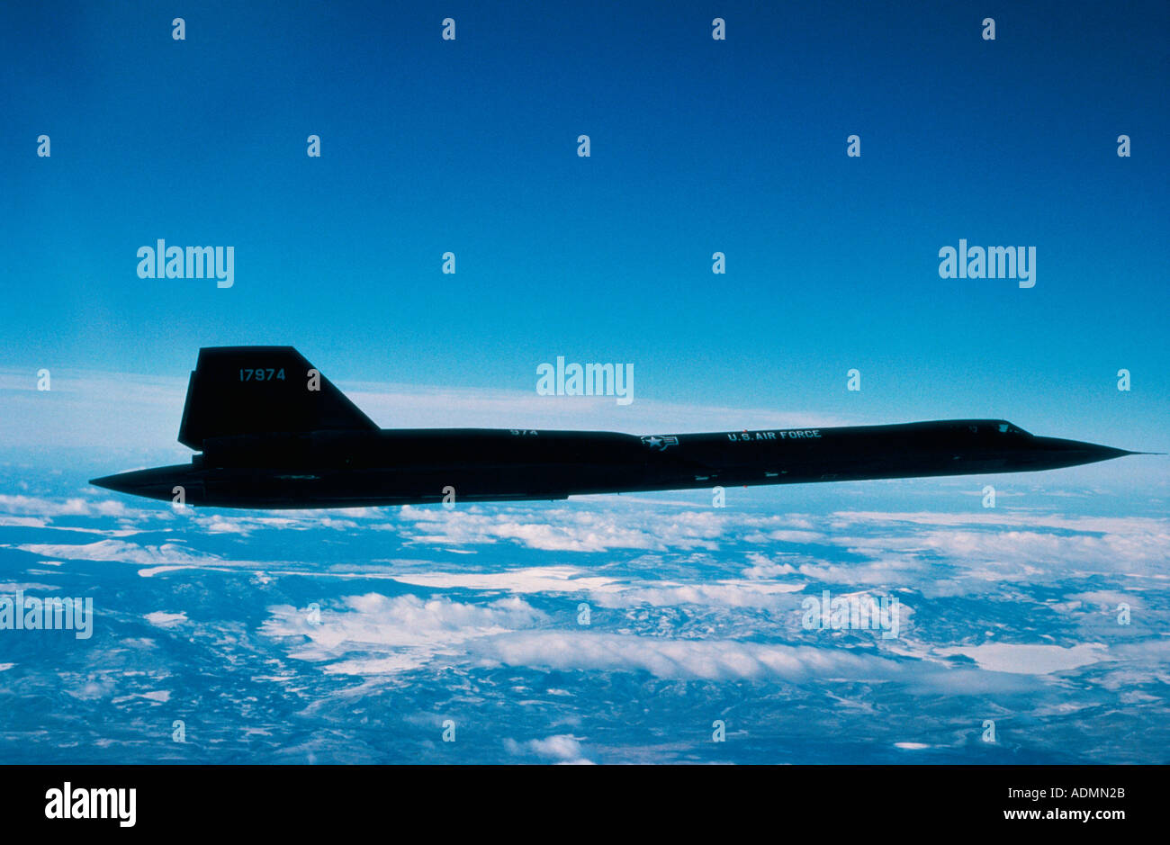 Side profile of an SR-71A Blackbird in flight Stock Photo - Alamy
