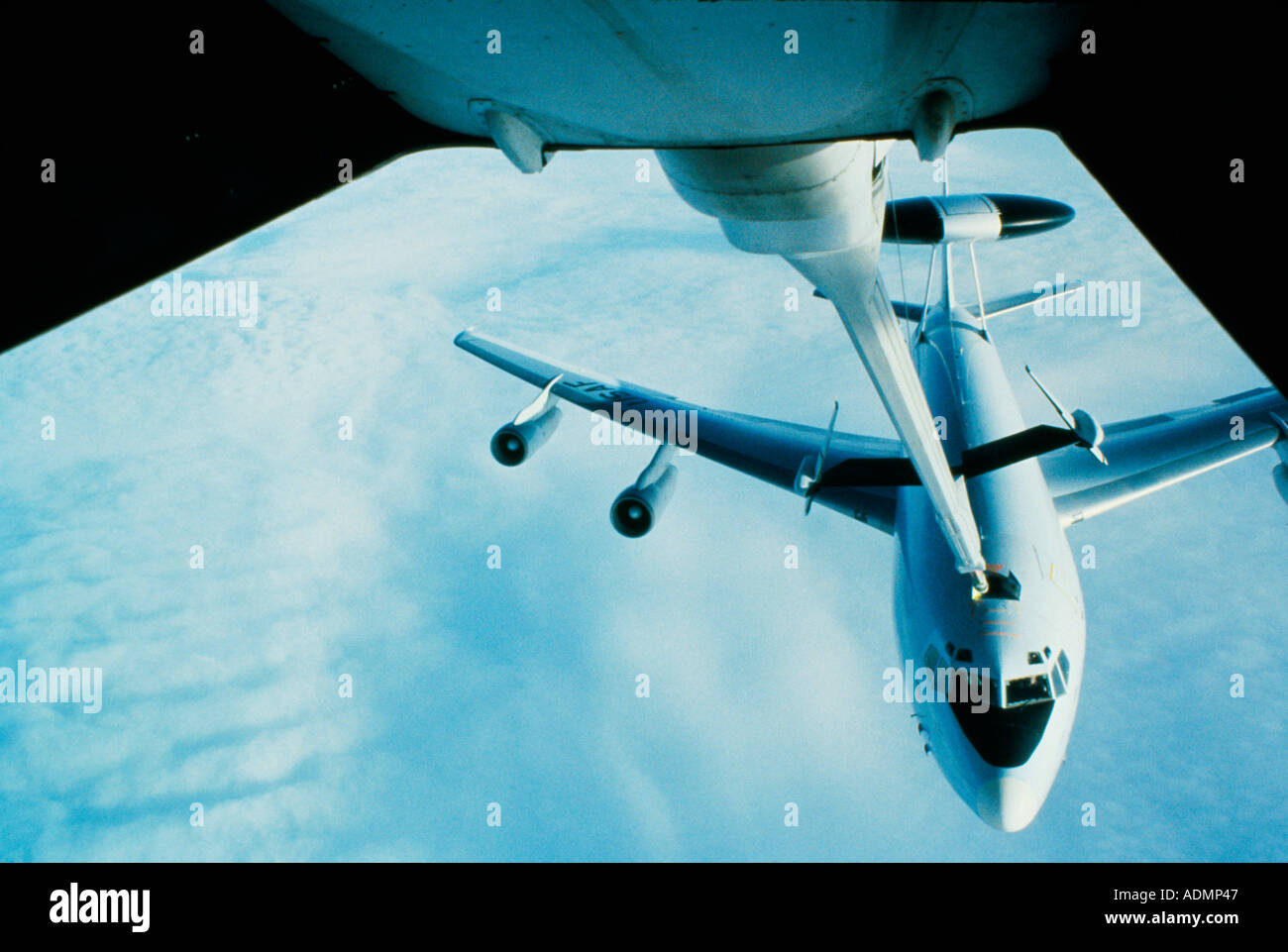 Mid air refueling hi-res stock photography and images - Alamy