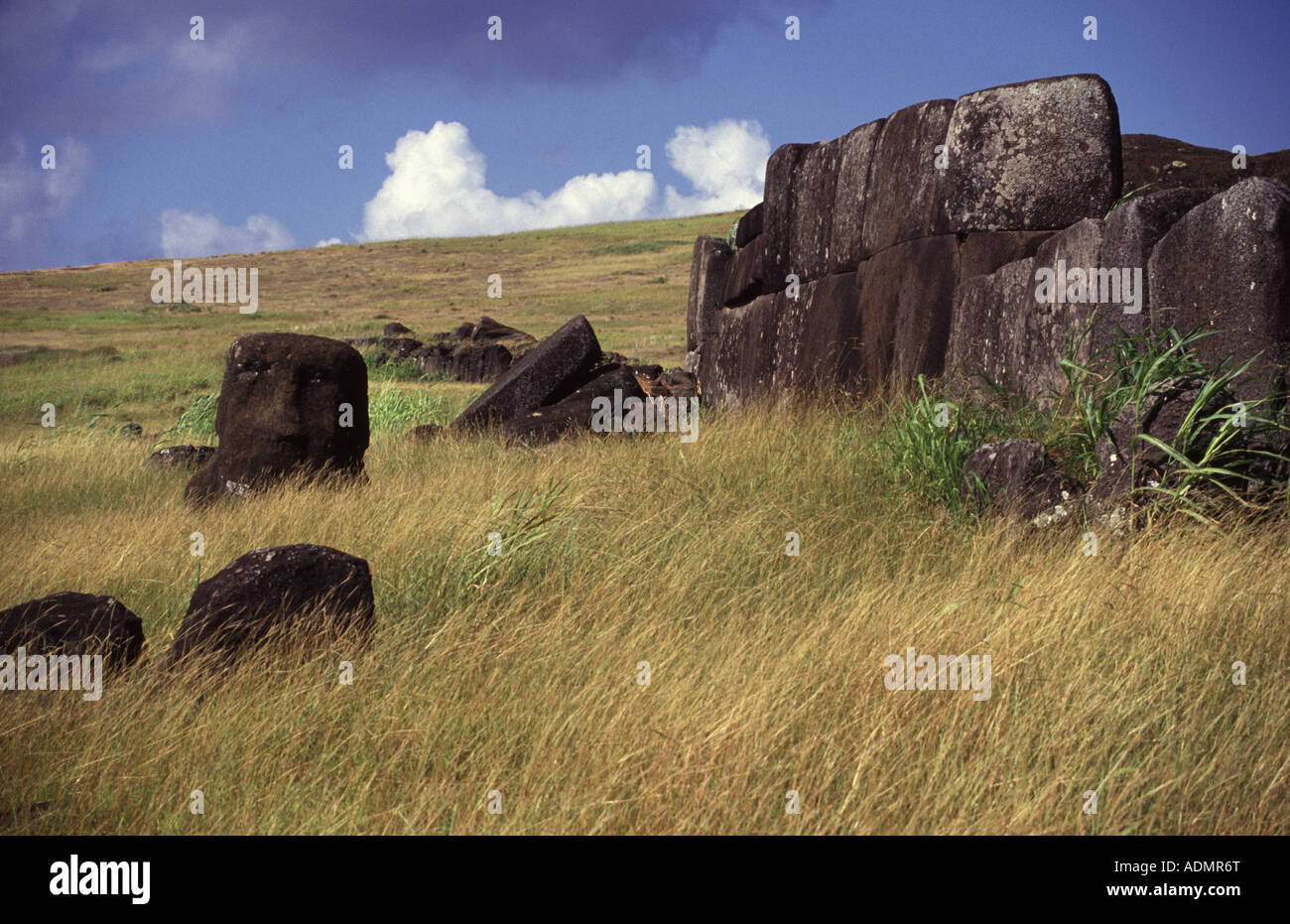 Osterinsel Easter Island Rapa Nui Ahu Vinapu Stock Photo - Alamy