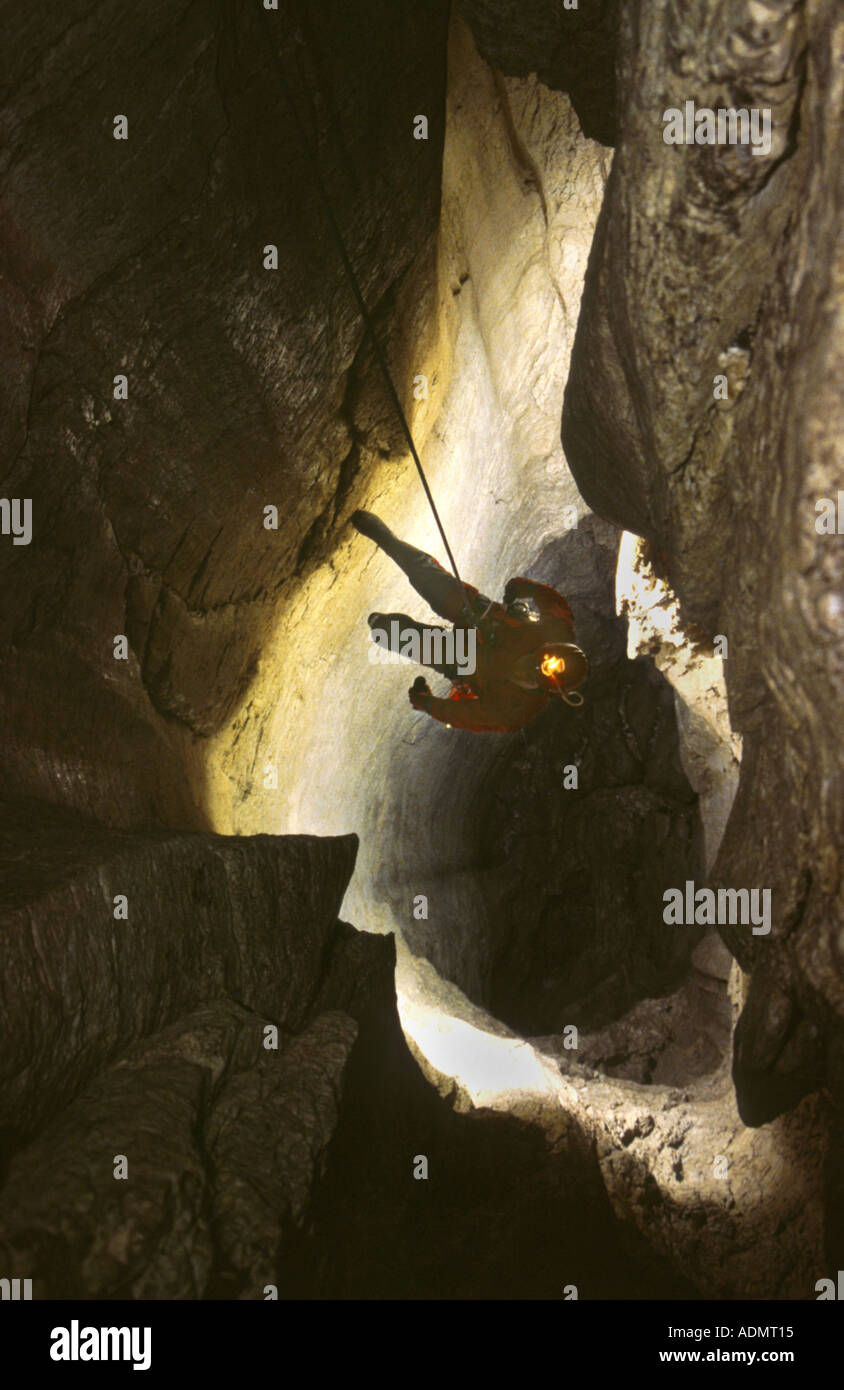 Rapelling cavern hi-res stock photography and images - Alamy