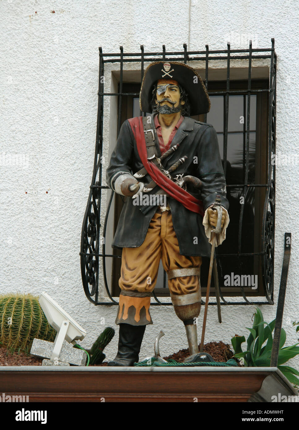 Long john silver pirate hi-res stock photography and images - Alamy