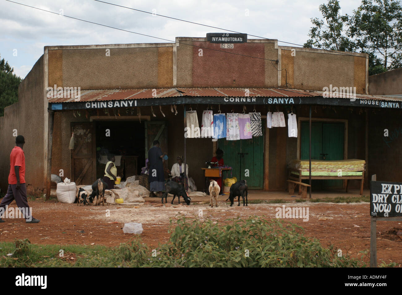 african market Kenya poor village traditional rural Stock Photo - Alamy