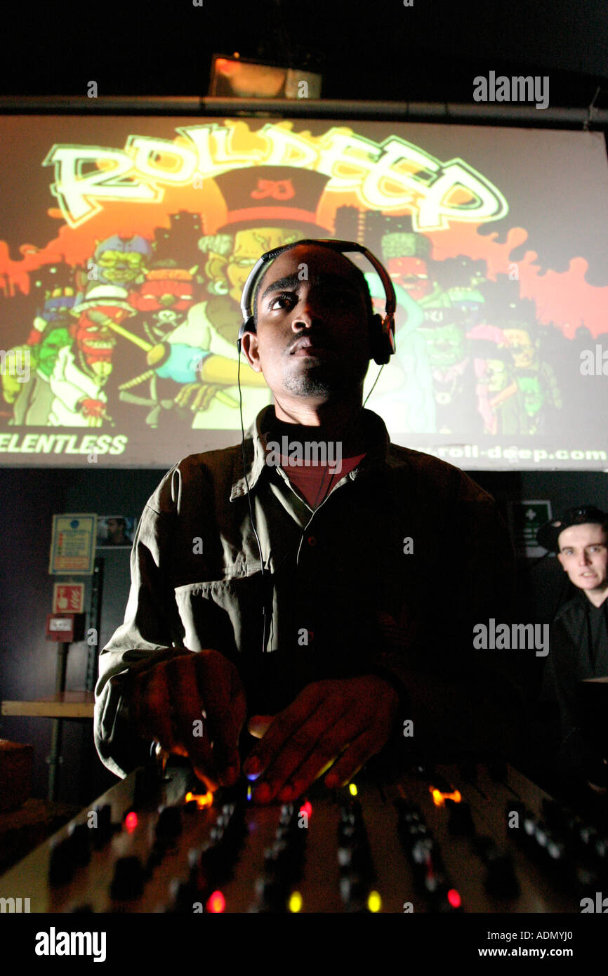 Roll Deep playing in Edinburgh Stock Photo - Alamy