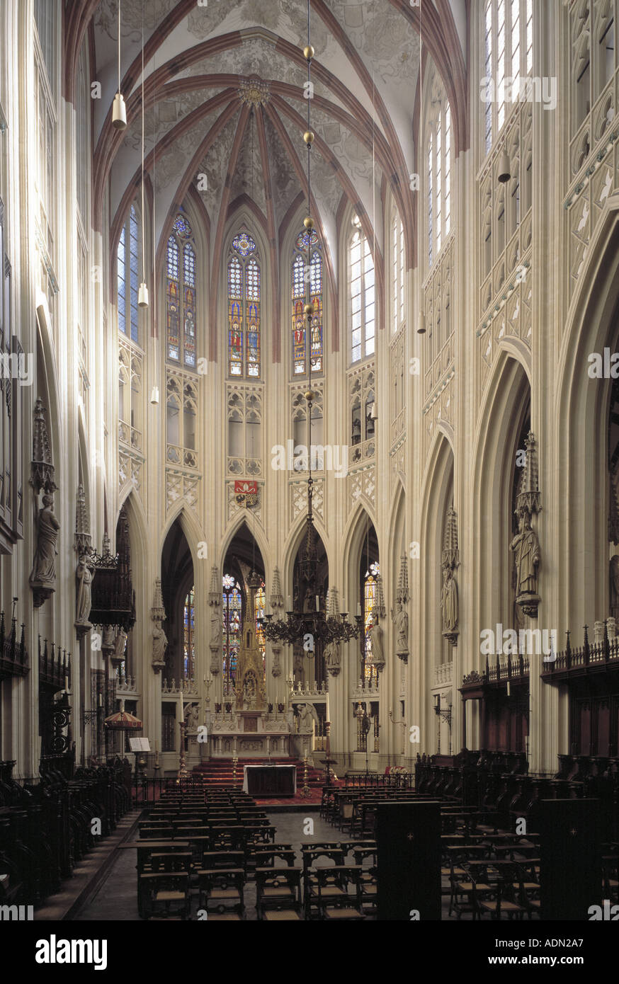 Gothic cath hi-res stock photography and images - Alamy