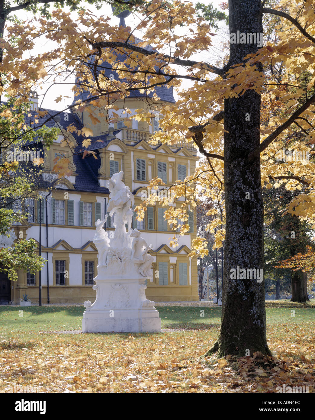 Seehof, Schloß, Schloßpark im Herbst Stock Photo - Alamy