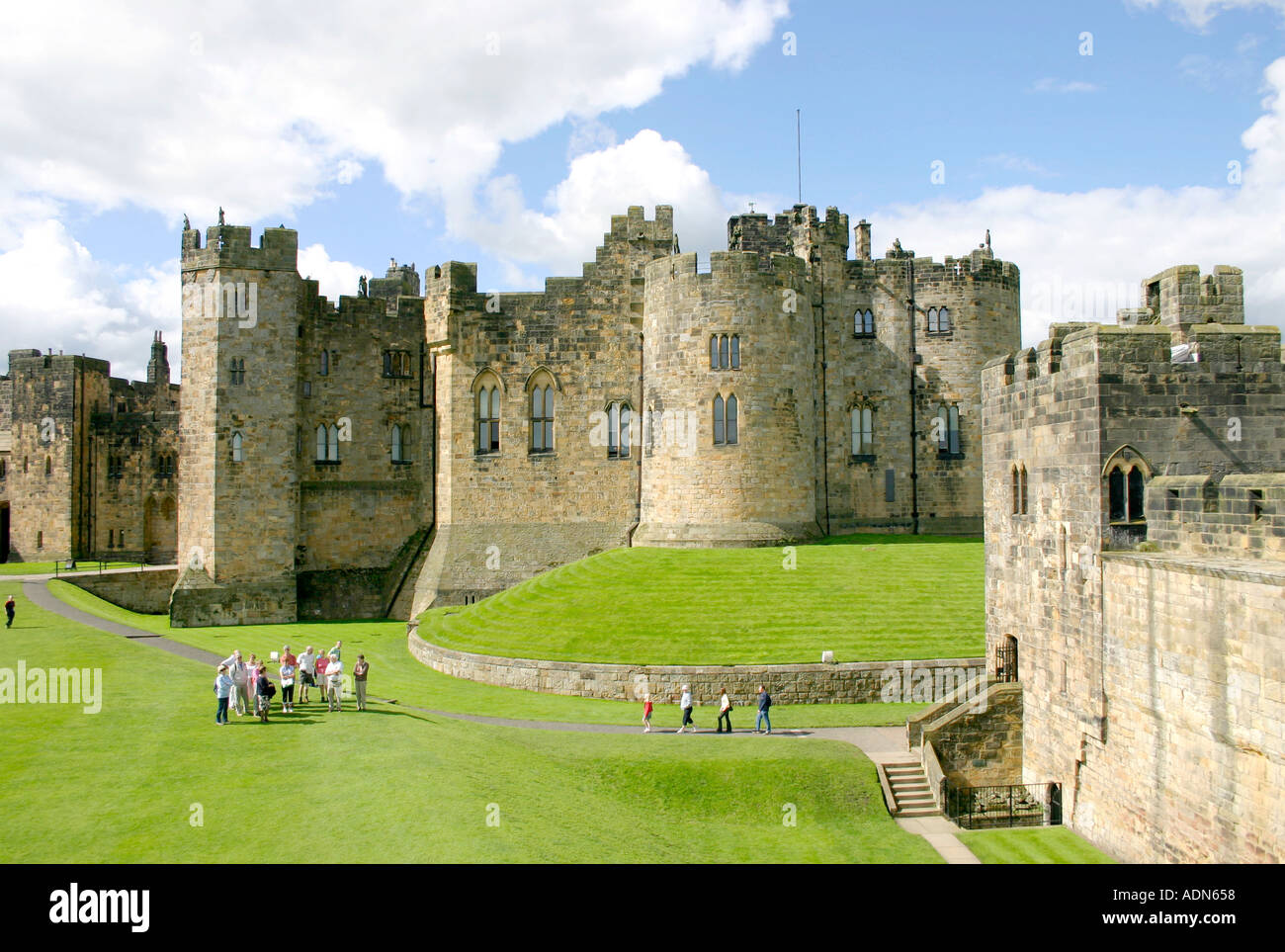 Baron percy of alnwick hi-res stock photography and images - Alamy