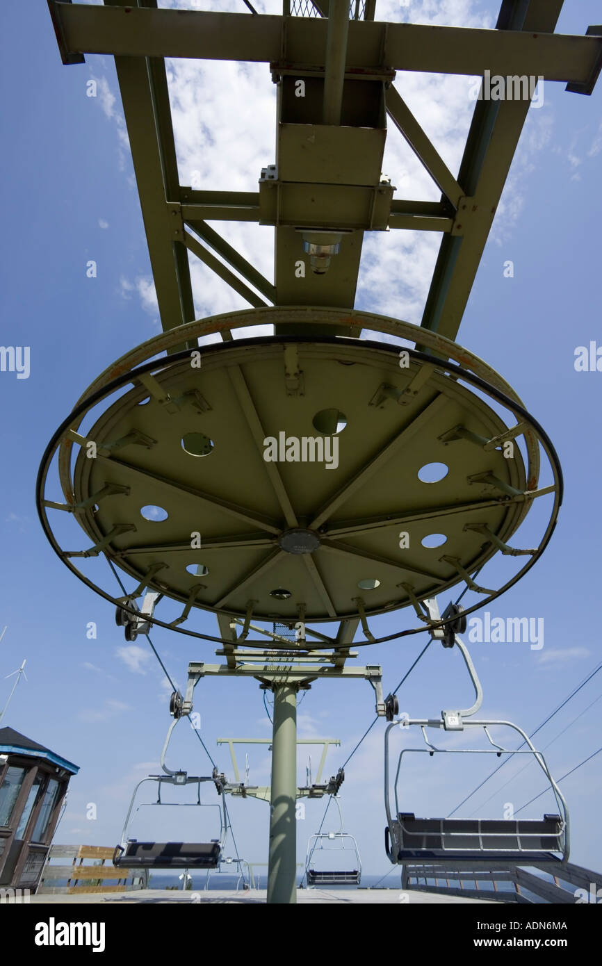 Mechanic ski lift hi-res stock photography and images - Alamy