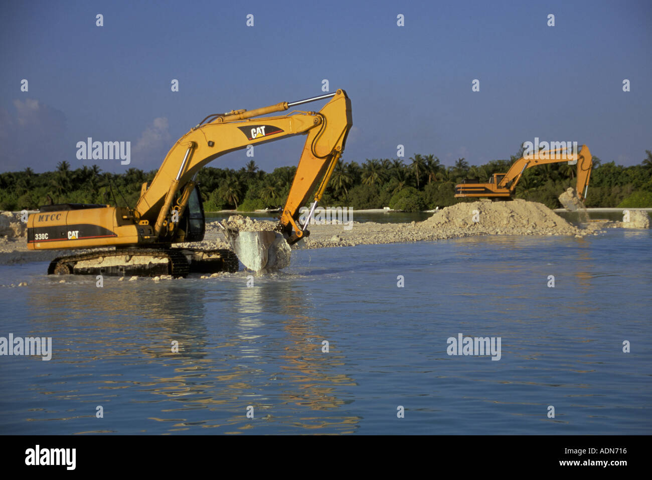 Indian cranes hi-res stock photography and images - Alamy