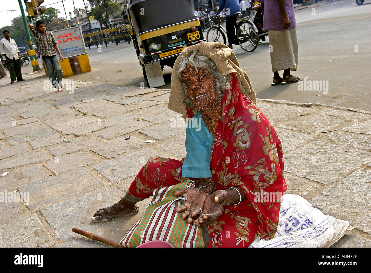 Indian begger hi-res stock photography and images - Alamy