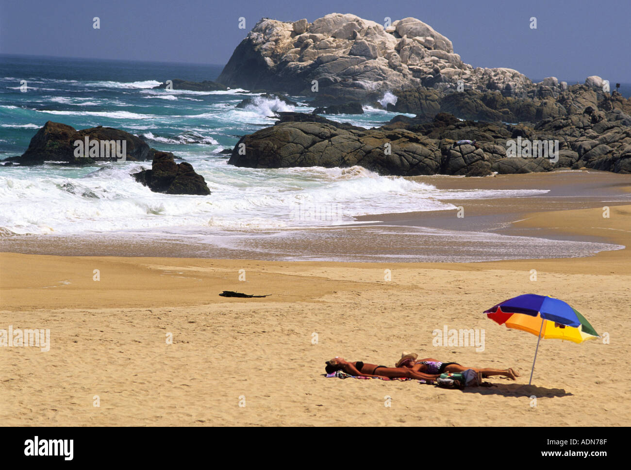 Renaca beach chile hi-res stock photography and images - Alamy