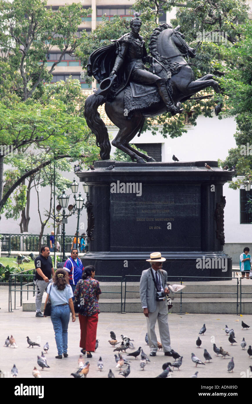 Statue of simon bolivar caracas hi-res stock photography and images - Alamy