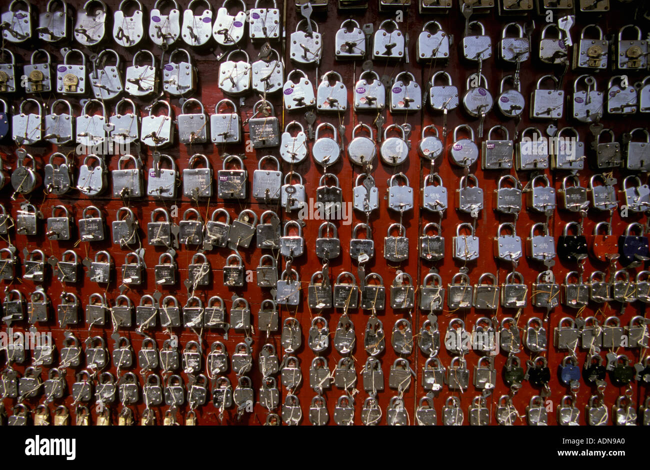 Display of locks and keys hi-res stock photography and images - Alamy