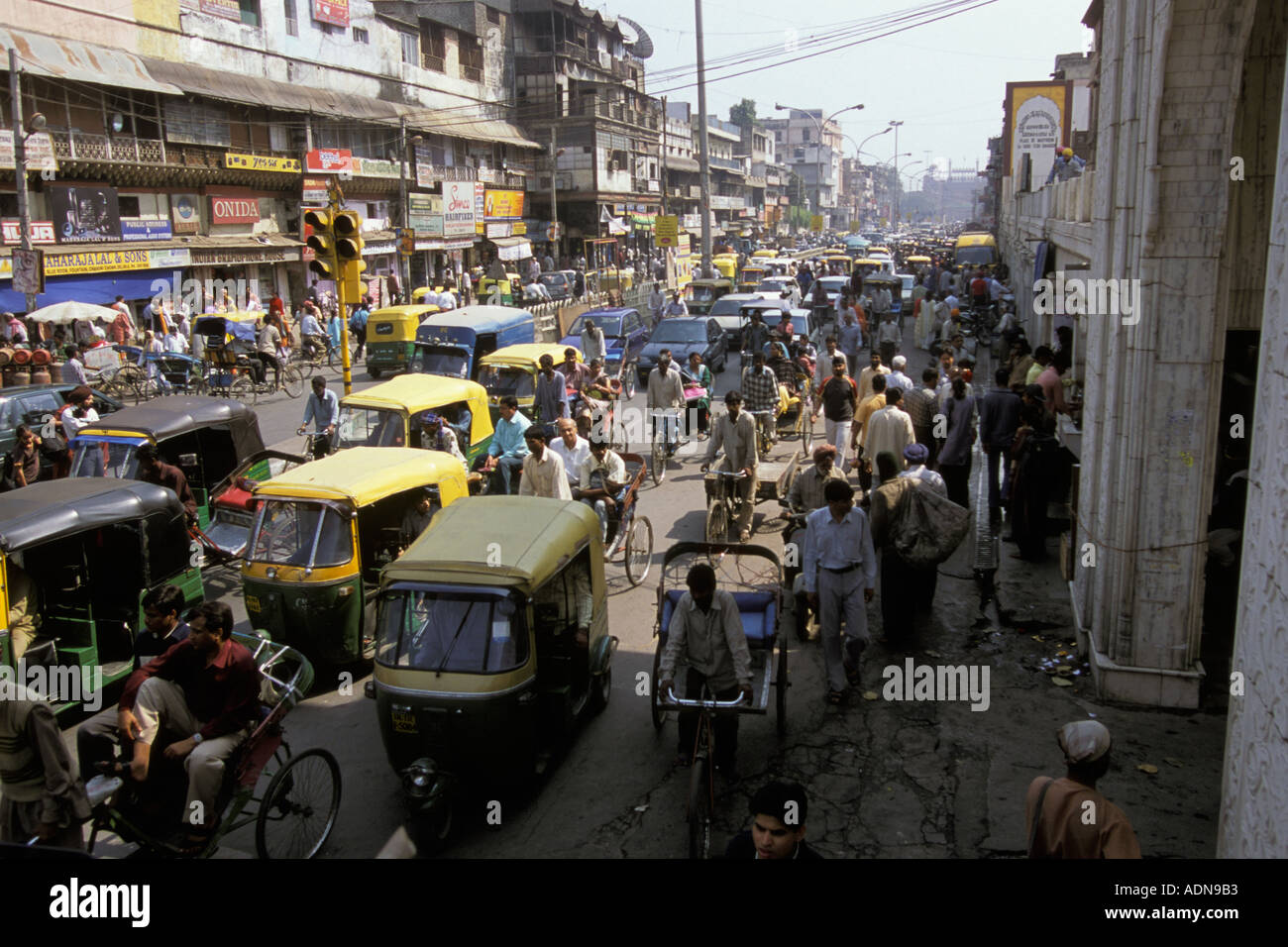 India Old Delhi Chandni Chowk congested street scene Stock Photo - Alamy