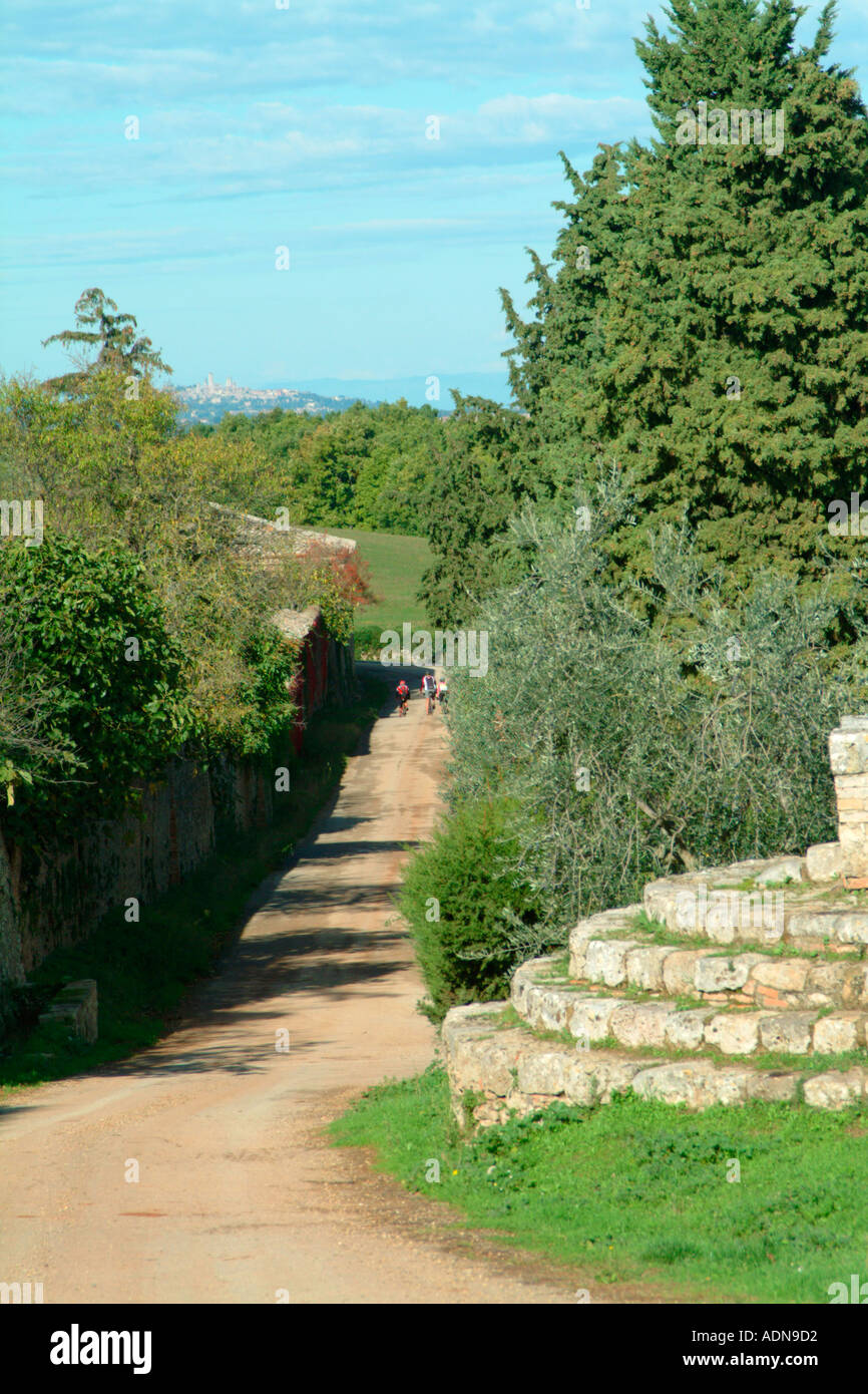 Village well hi-res stock photography and images - Alamy