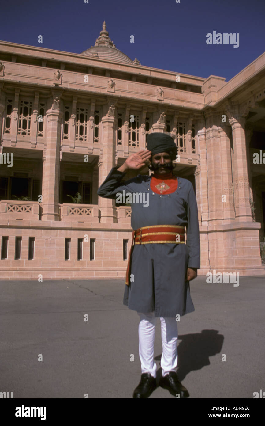 India saluting man hi-res stock photography and images - Alamy