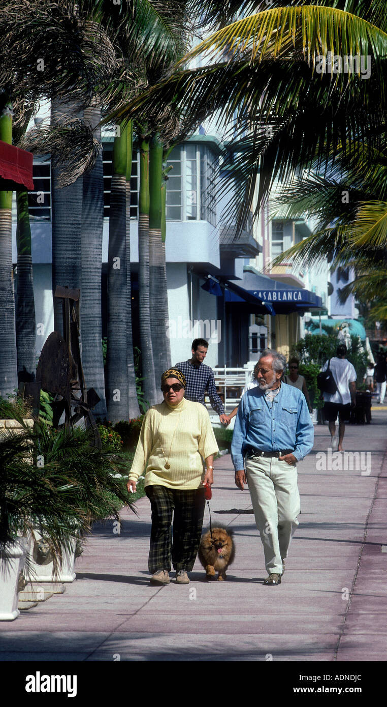 Walking downtown miami hi-res stock photography and images - Alamy
