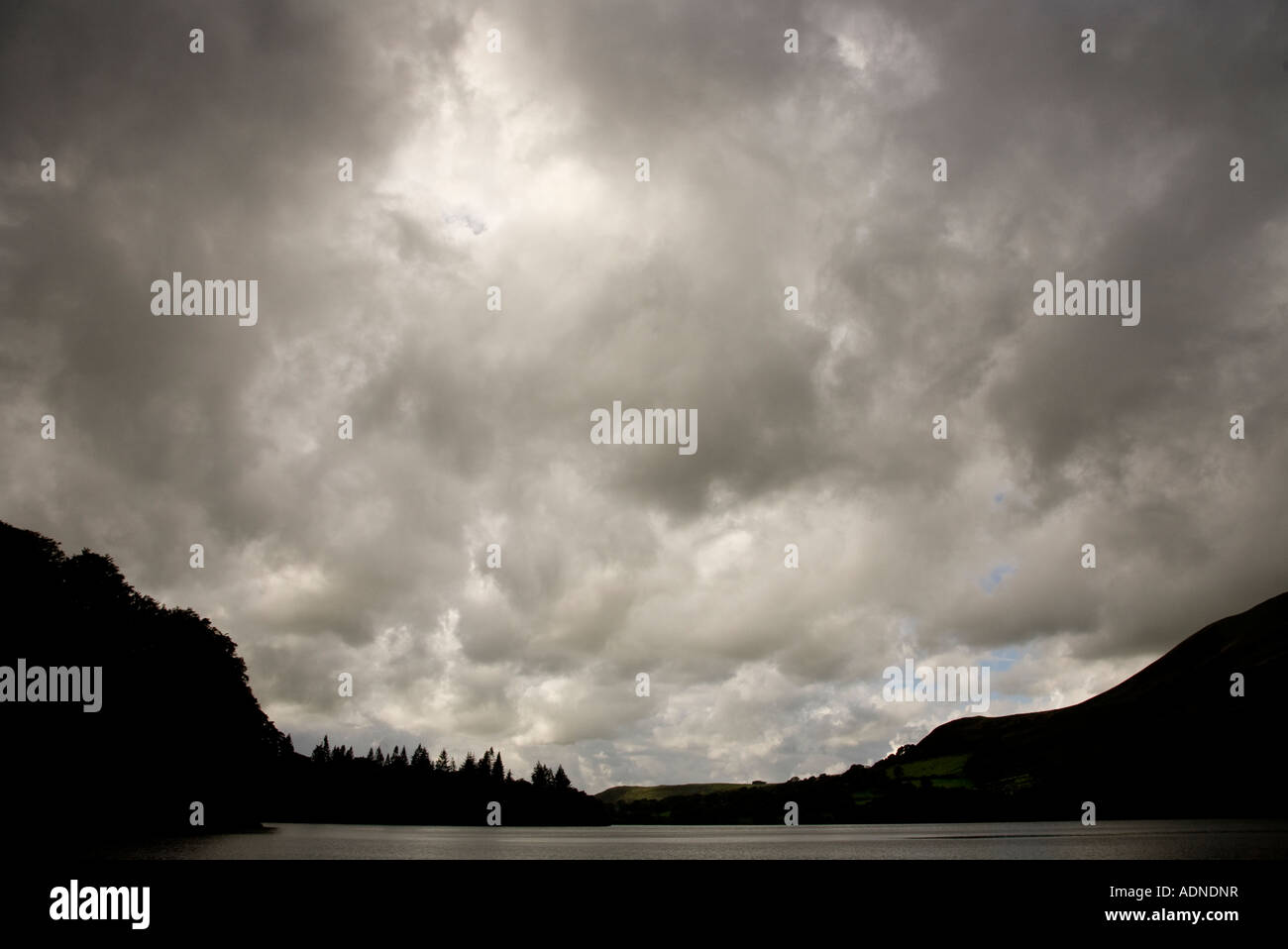 Heavy grey sky hi-res stock photography and images - Alamy