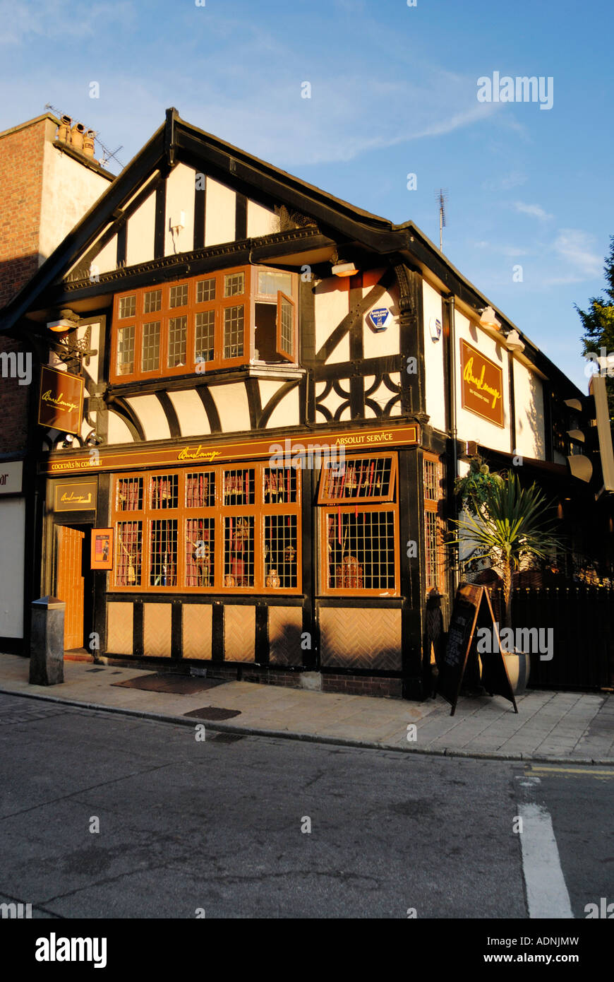 Chester bar Lounge public house in Watergate Street Chester Stock Photo ...