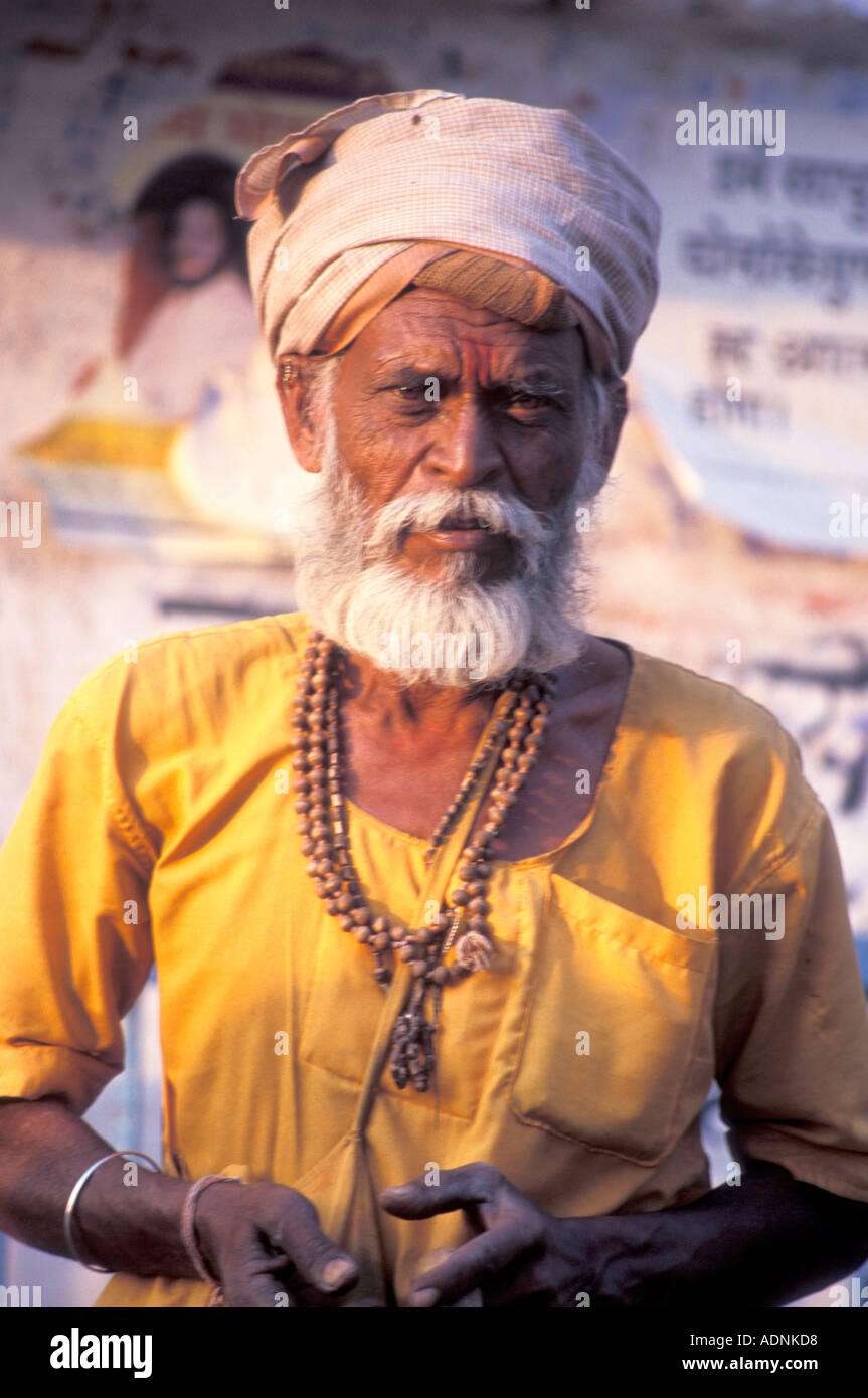 Wandering eyes man hi-res stock photography and images - Alamy