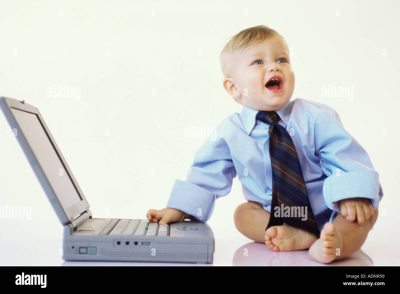 Baby boy laptop floor hi-res stock photography and images - Alamy