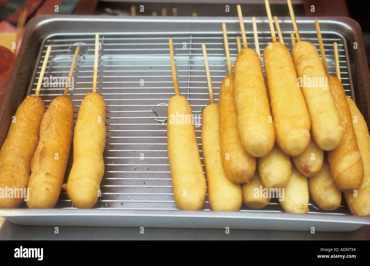 Hot dog cart night hi-res stock photography and images - Alamy