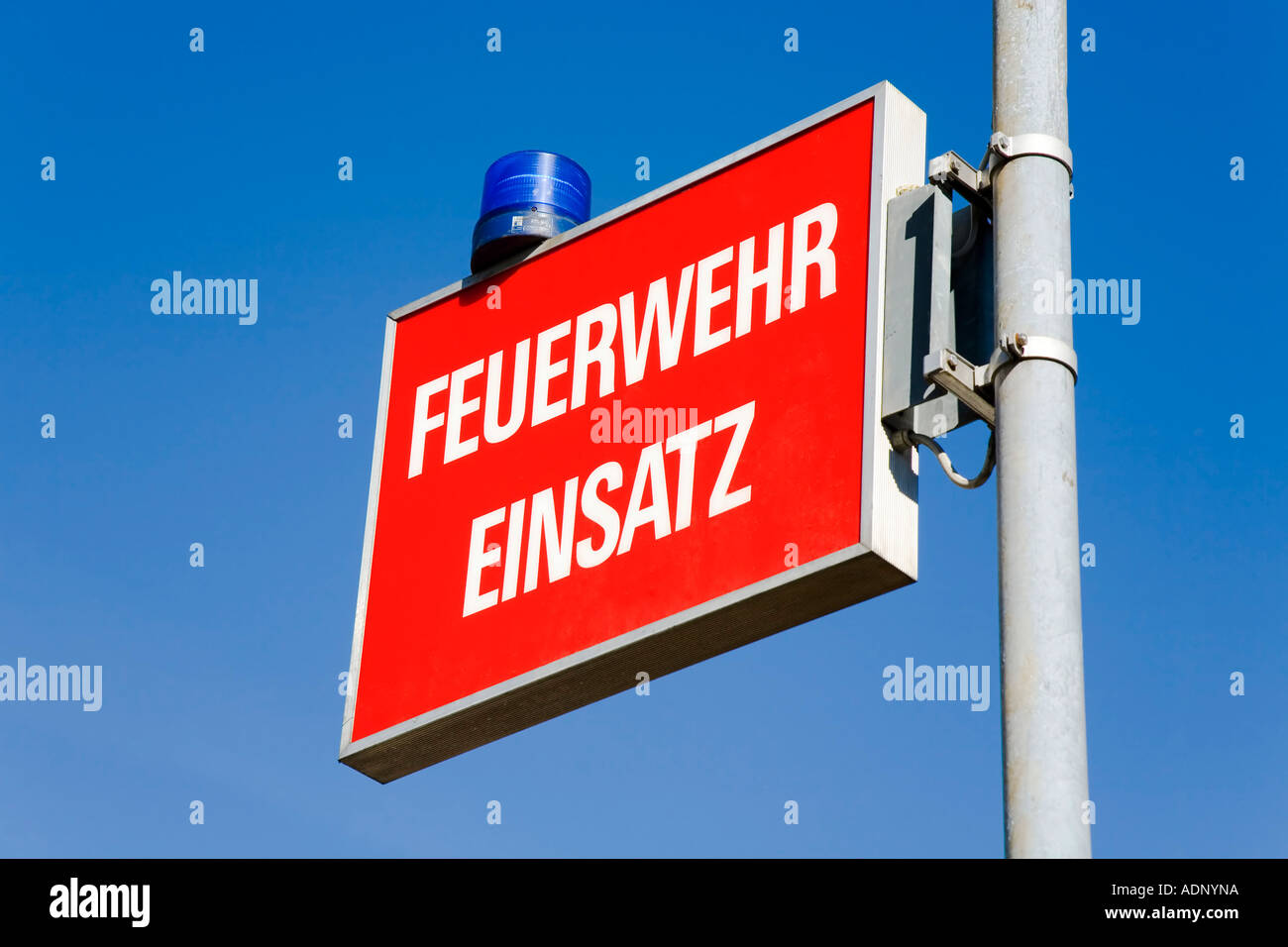 Fire symbol sign board hi-res stock photography and images - Alamy