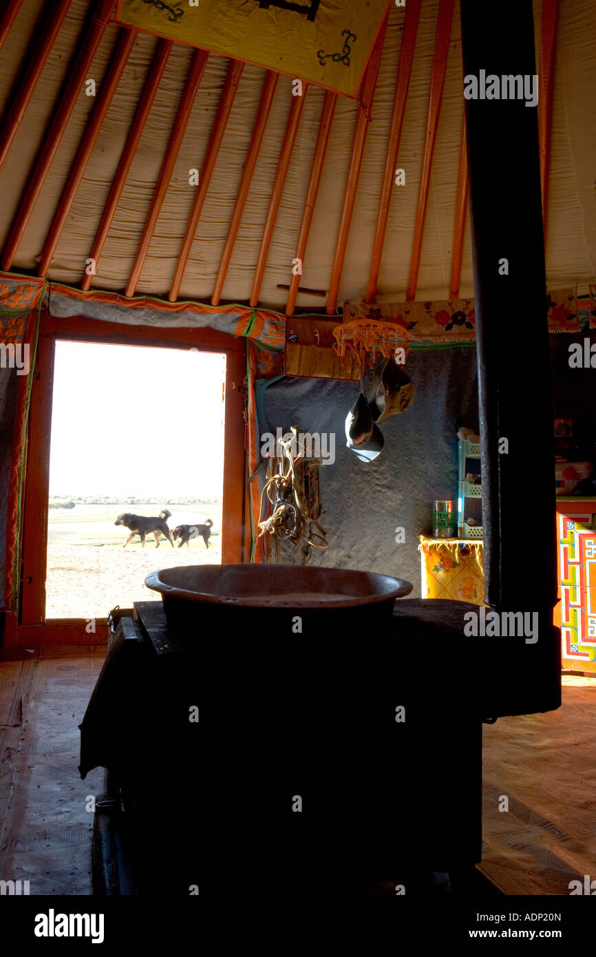 countryside rural yourt yurt Stock Photo - Alamy