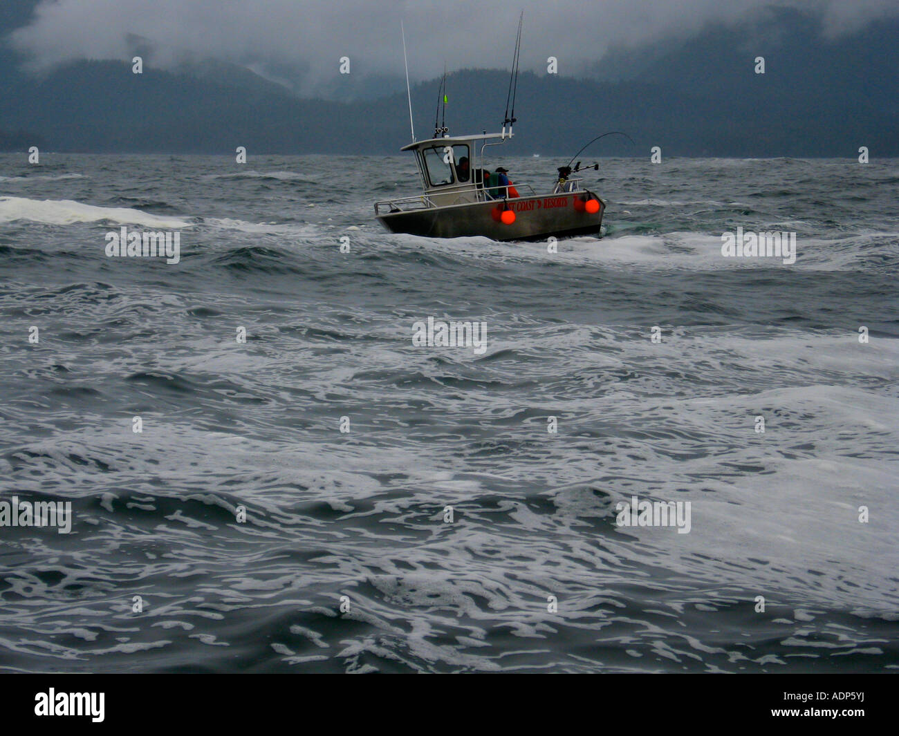 Heavy seas off Thornton Island in Kyuquot Sound, B.C Stock Photo - Alamy