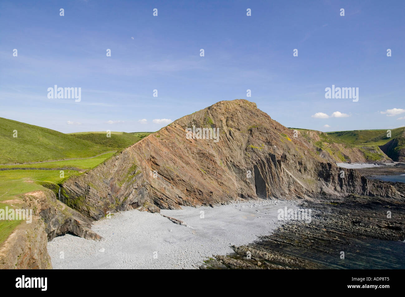 Sea cliffs folded rocks hi-res stock photography and images - Alamy