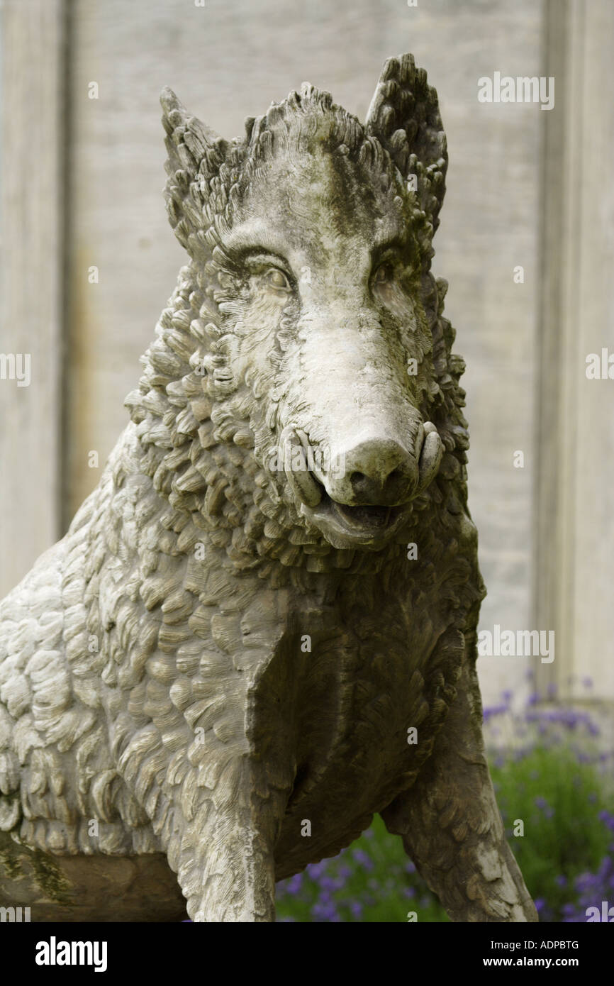 Boar carving hi-res stock photography and images - Alamy