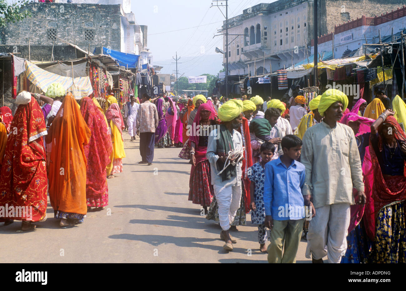Streets awash with colour, Pushkar Camel Fair, Rajasthan, India Stock ...