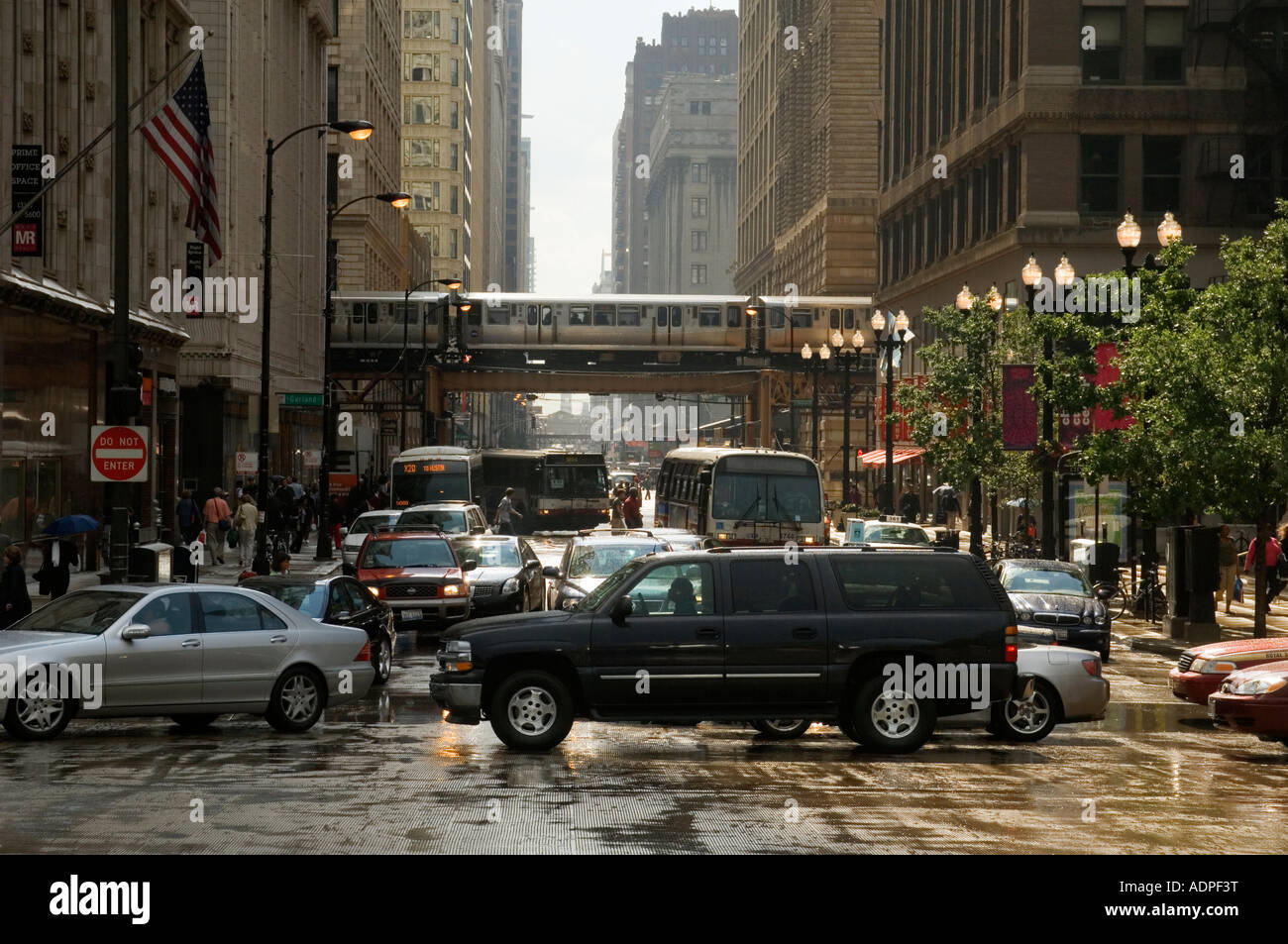 Washington street chicago from hi-res stock photography and images - Alamy