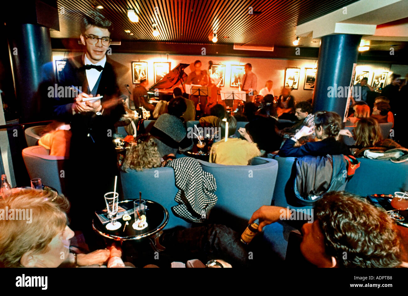 Male waiter hi-res stock photography and images - Alamy