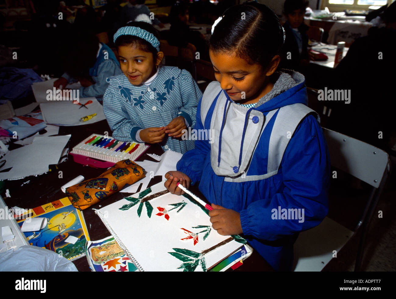 Kuwait Muslim Children Painting At School Stock Photo - Alamy