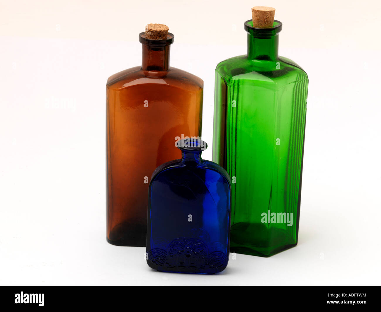 Coloured bottles glass hi-res stock photography and images - Alamy