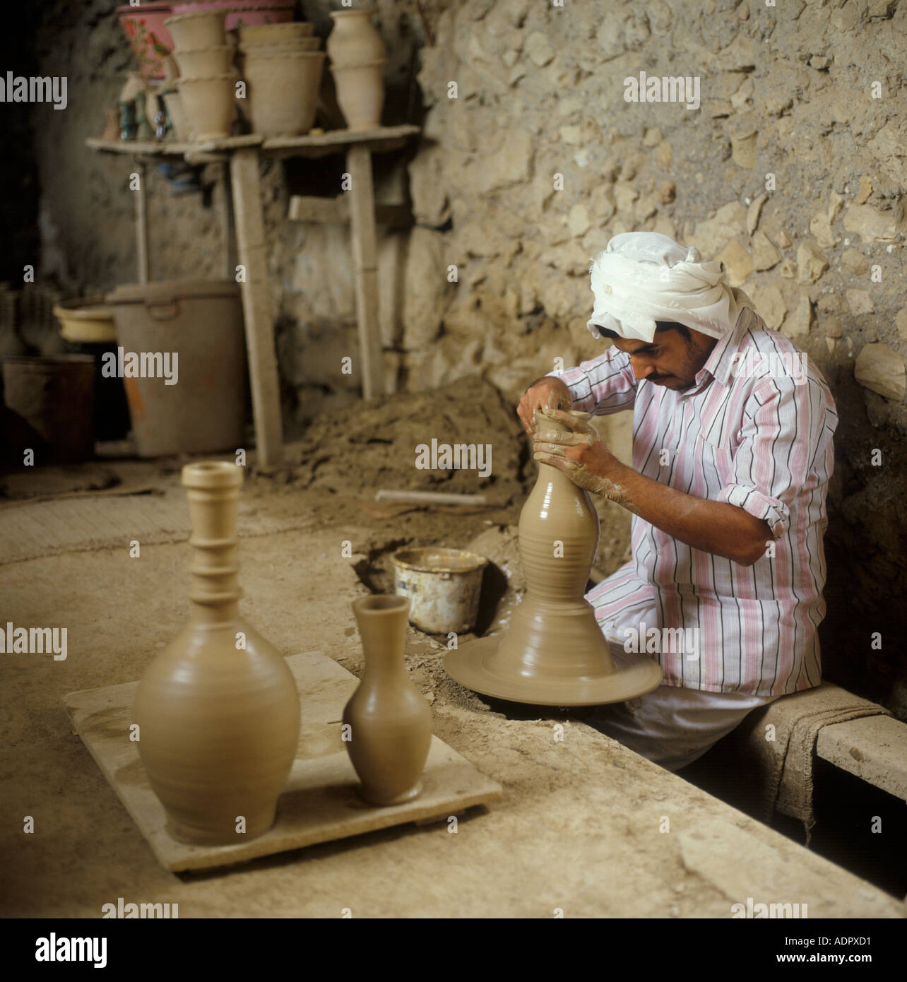 Aali pottery hi-res stock photography and images - Alamy